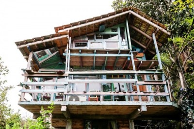 Crazy Cool: This House Is Made Out Of Recycled Materials… Just Wait ...