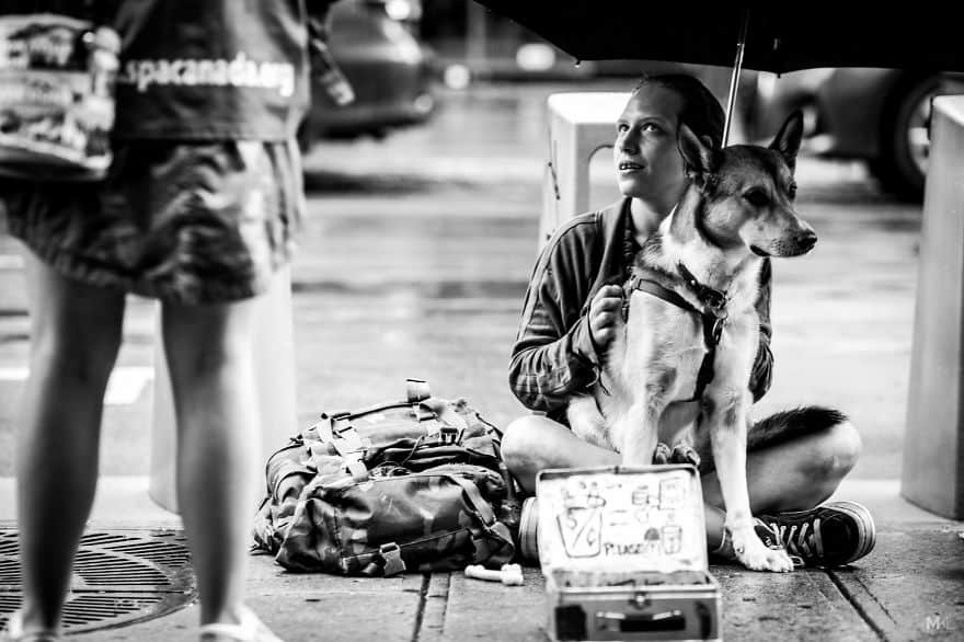 While You Ignored These 30 Uncomfortable Situations, This Photographer ...