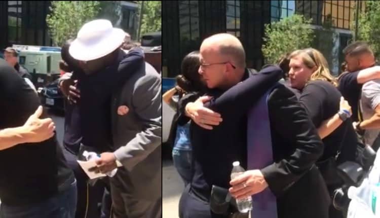 Hundreds Line Up To Hug Police Officers In Dallas, Texas [Watch] - True ...