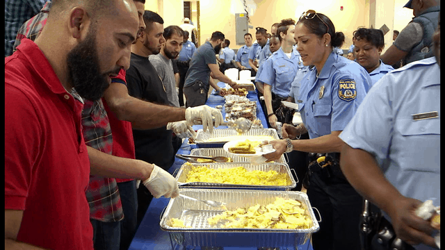 Philadelphia Mosque Serves 800+ Police Officers Breakfast To Inspire ...