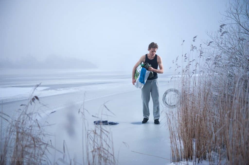 People Doing 'Normal' Things In Nature Looks Absolutely Absurd [Photos ...