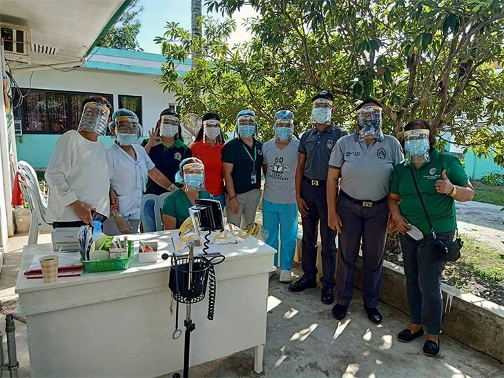 Inmates In Quezon Province, Philippines, Make Face Shields For ...